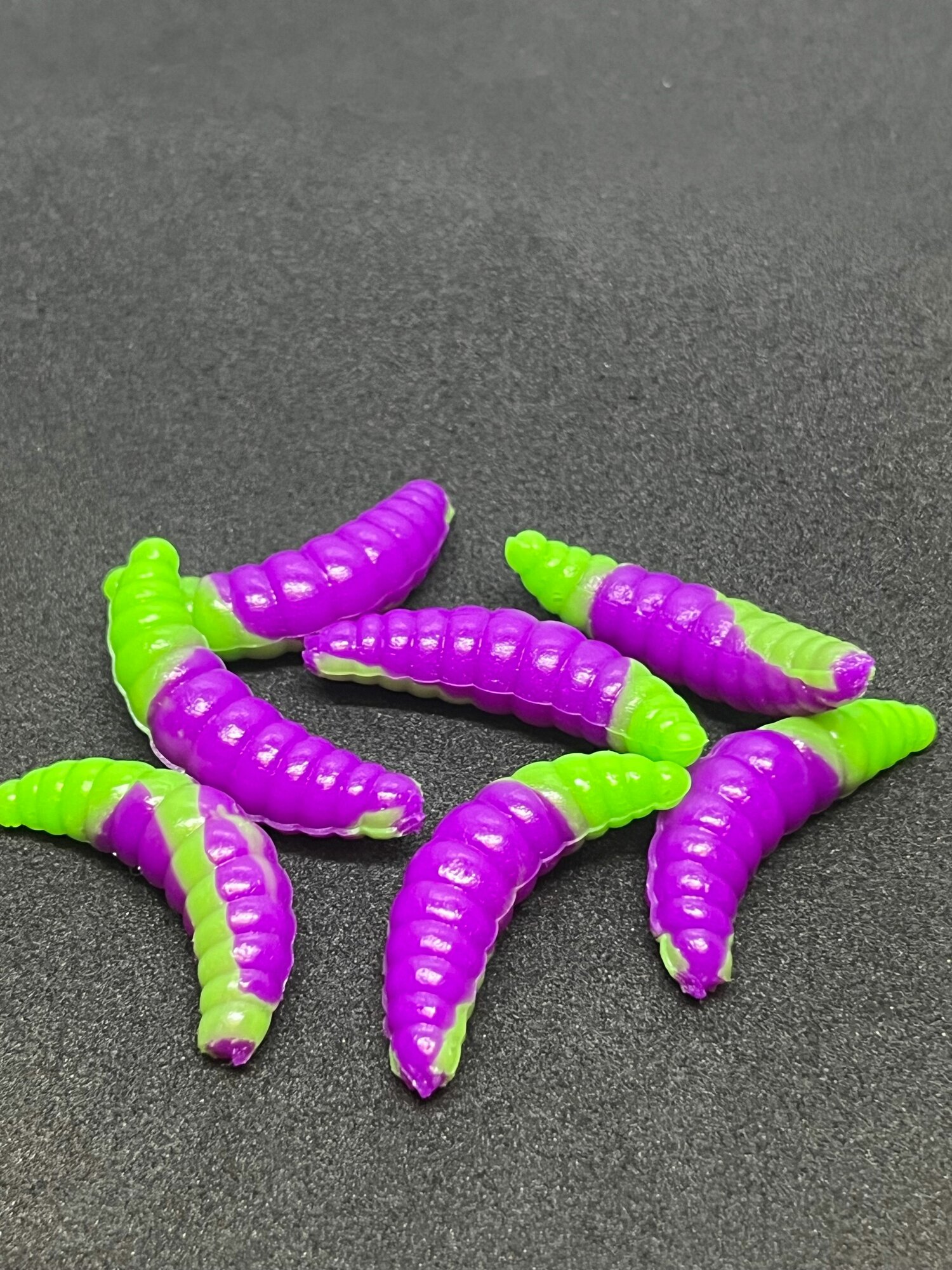 Съедобная, плавающая силиконовая приманка. Maggot 1.3 Зеленый- Фиглетовый