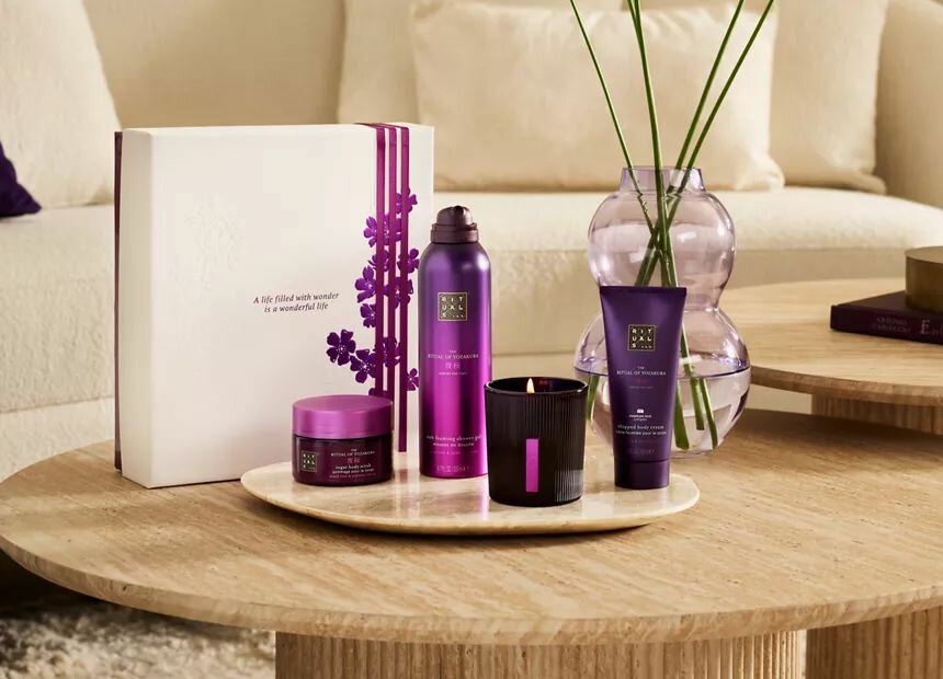 Rituals Набор косметики (гель для душа, крем для тела, скраб для тела, ароматическая свеча) The Ritual of Yozakura Gift Set M