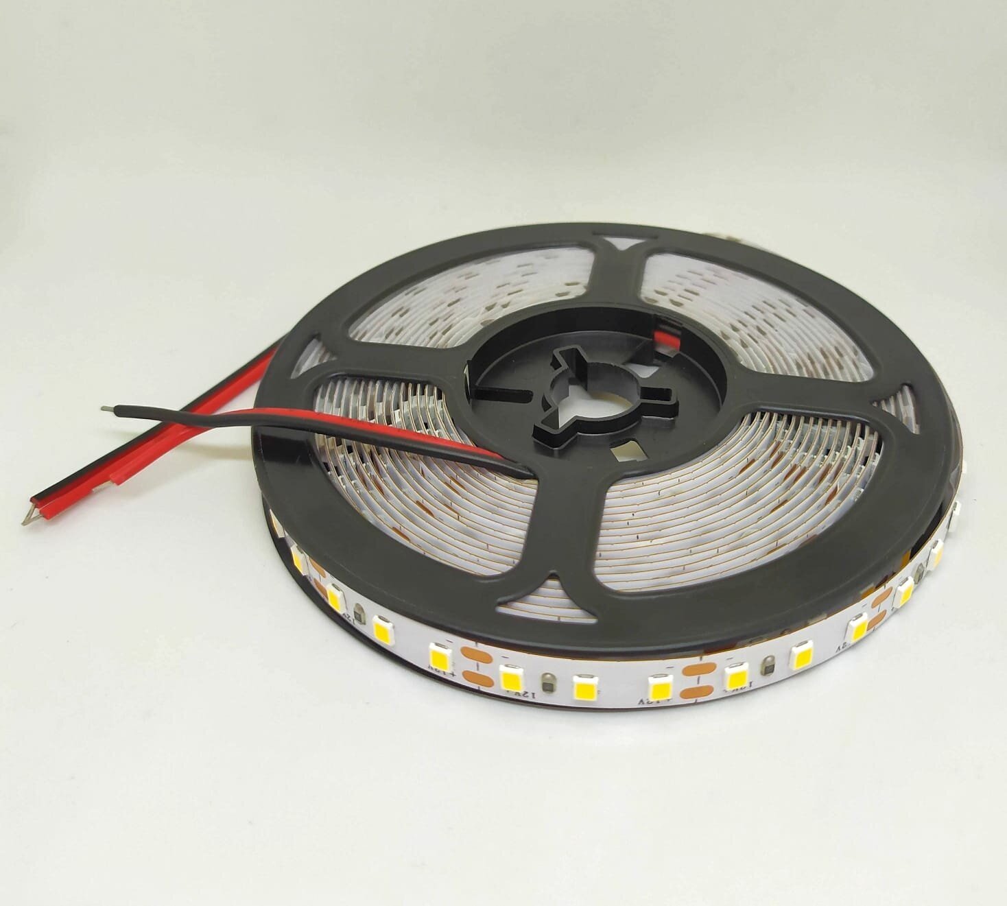 Лента светодиодная IP20 SMD2835 (120LED) 12V 3000K 9.6W/m 5 метров