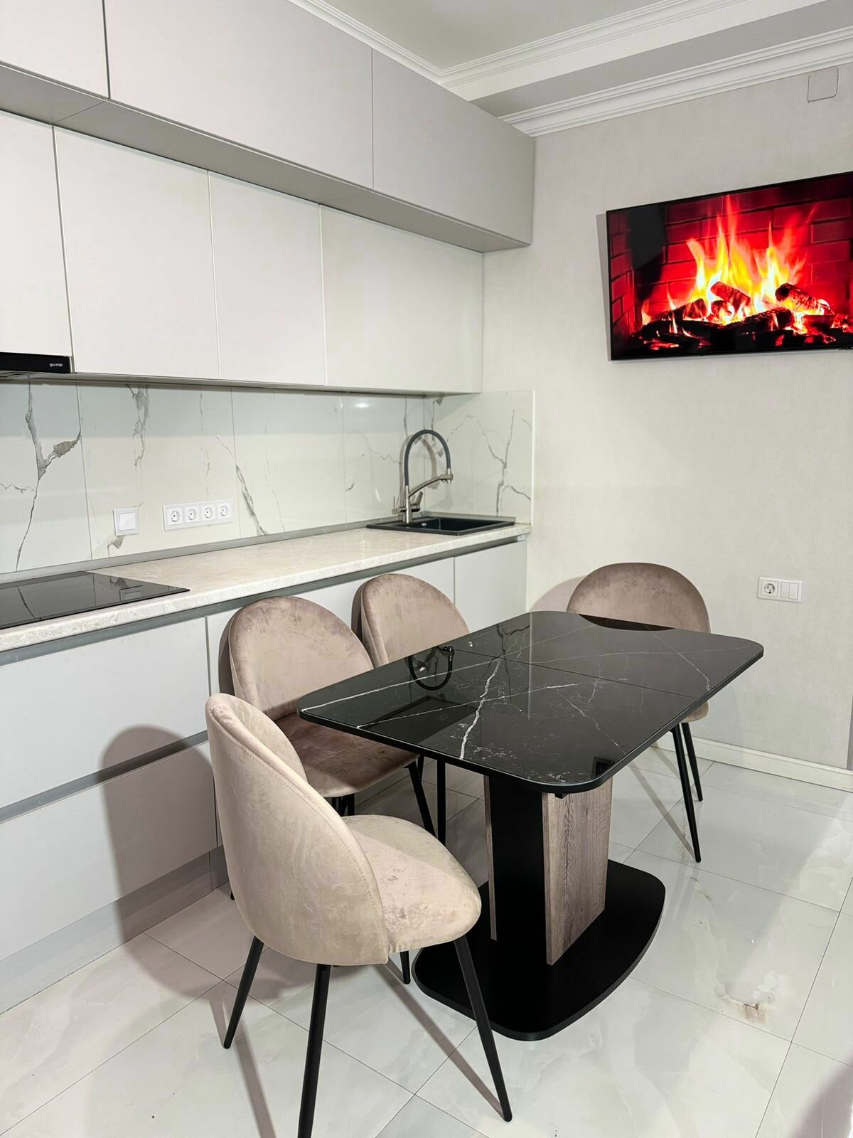 Кухонный стол и стулья Обеденная группа