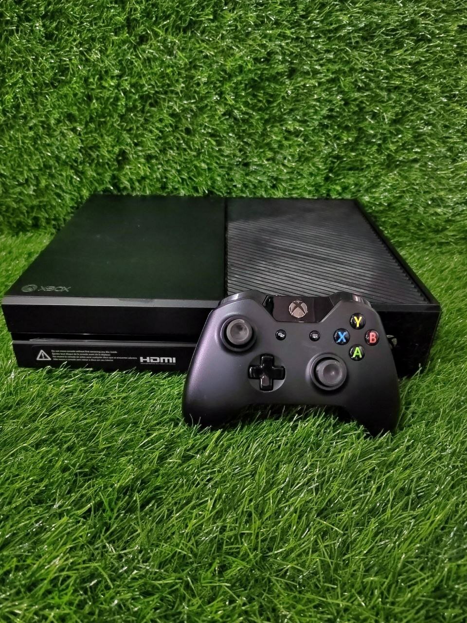 Игровая приставка Microsoft Xbox One 1000 ГБ HDD, без игр, черный Уценка