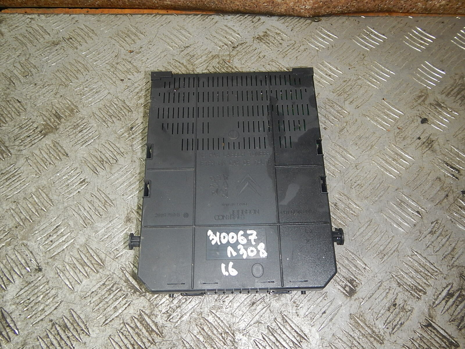 Б/У Блок предохранителей, Peugeot (Пежо)-308 (07-) PEUGEOT 308 (07-) салонныйEP6 Без повреждений. 310067 Peugeot-Citroen ...