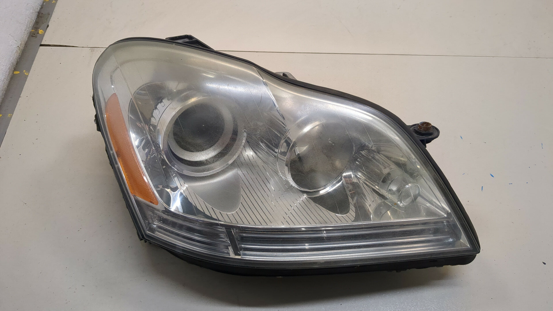 Фара (передняя) правая Mercedes GL X164 Б/У