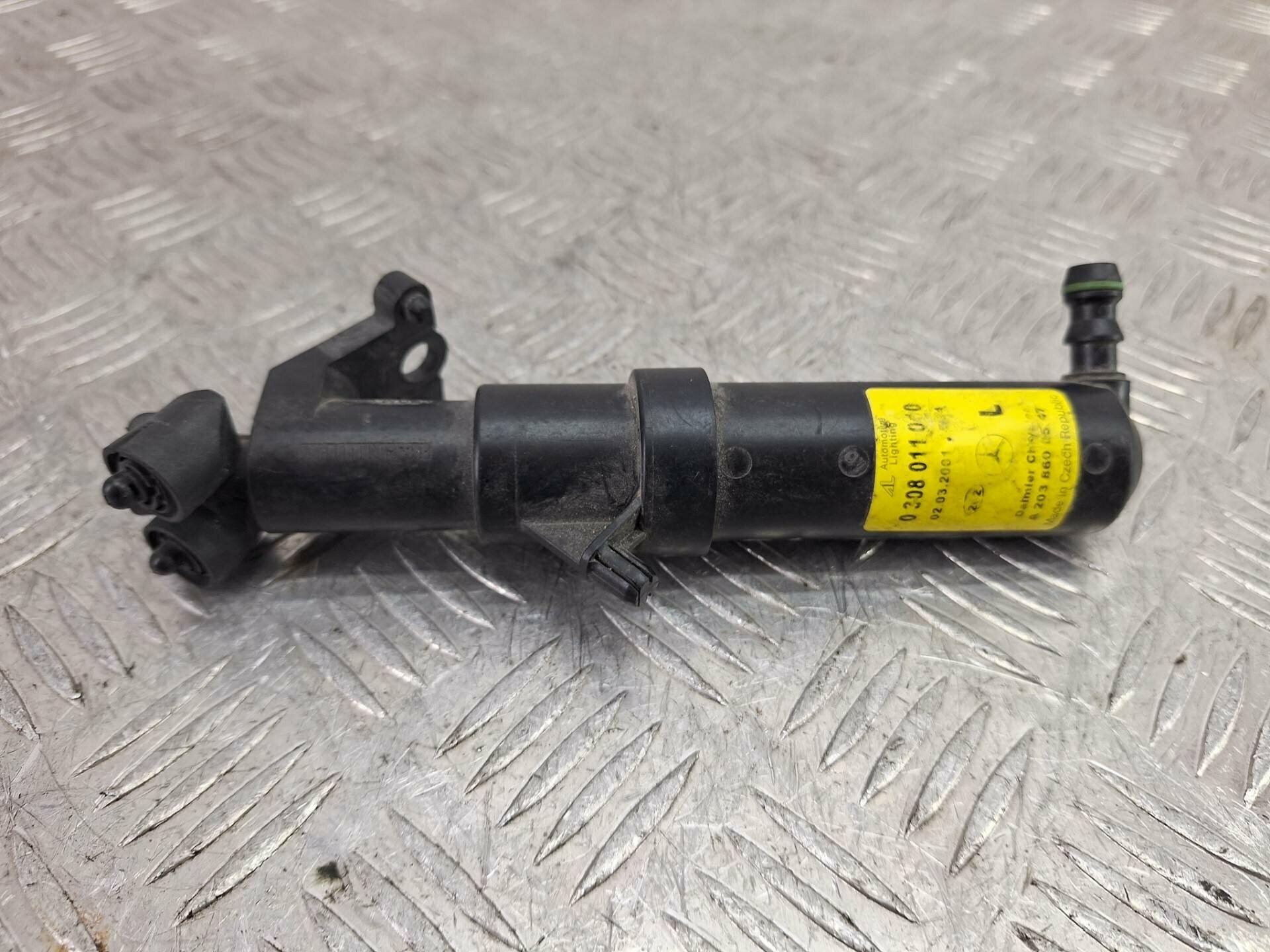 Форсунка омывателя фары левой Mercedes-Benz C W203 2001 A2038600547