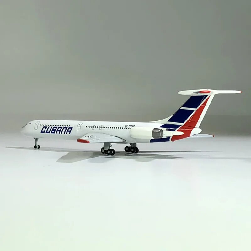Модель самолета Ilyushin Il-62M HYINUO 1:500 металл