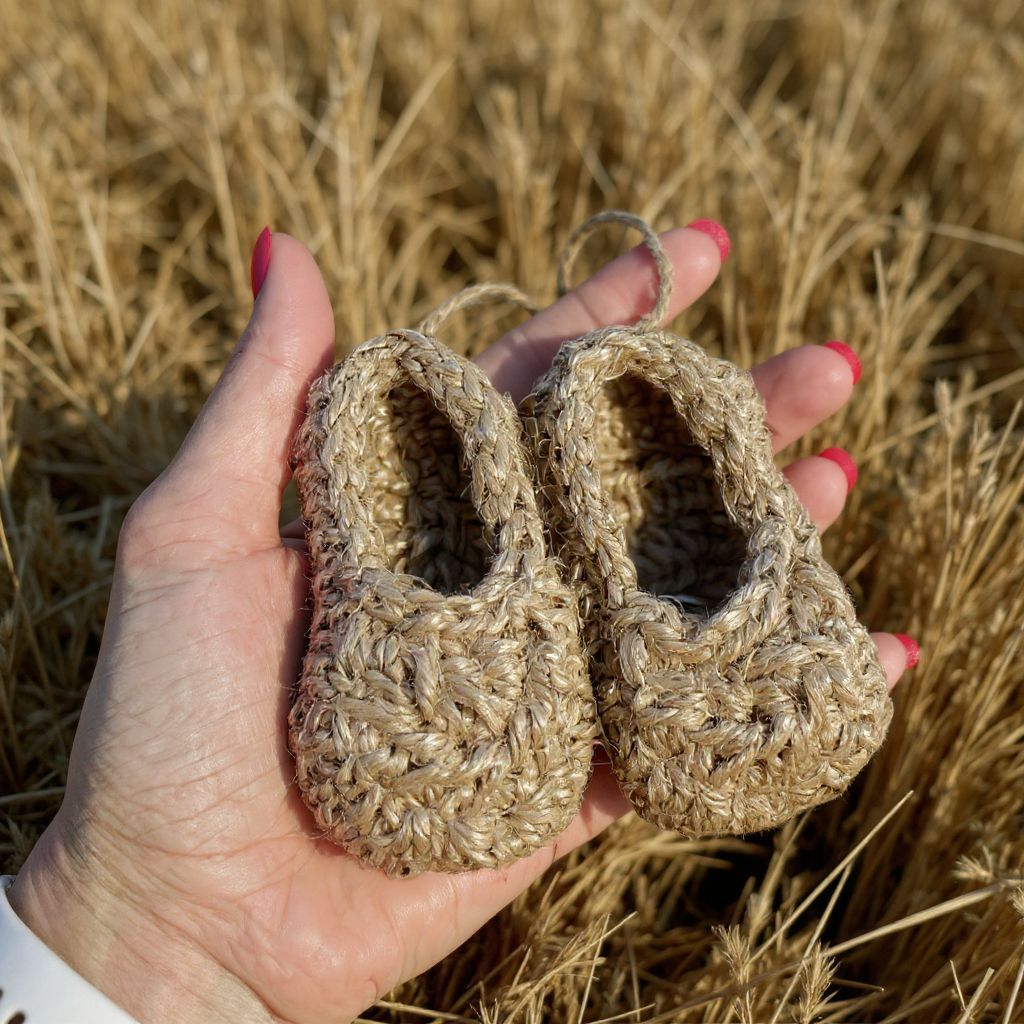 Оберег "Лапти", плетеные лапти, ручная работа, джут, натуральный цвет