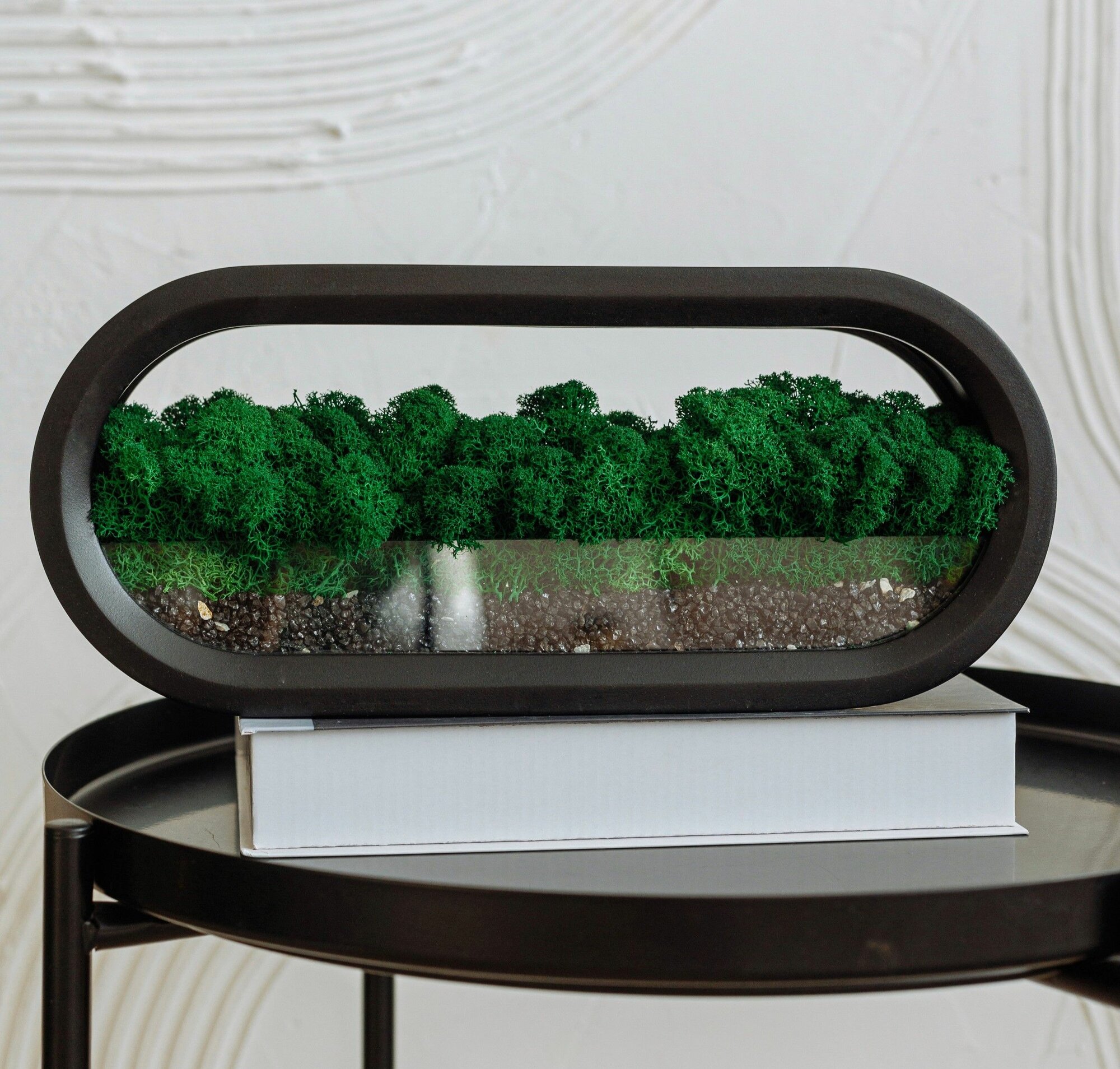 Настенное овальное декоративное кашпо черное 35х15 см со стабилизированным мхом на стол интерьерное с сухоцветами, Molecula Decor