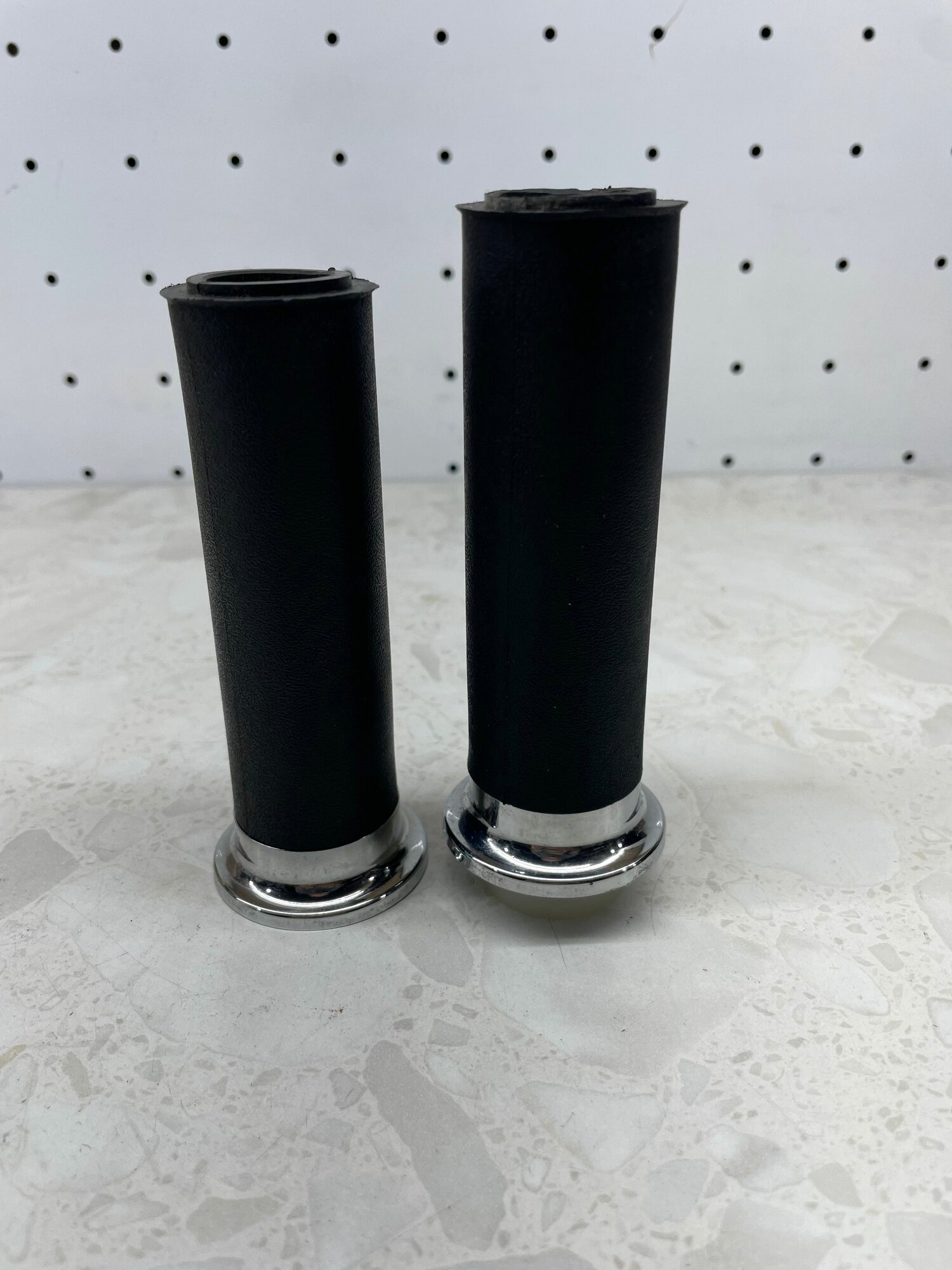 Грипсы 22мм Regal Raptor