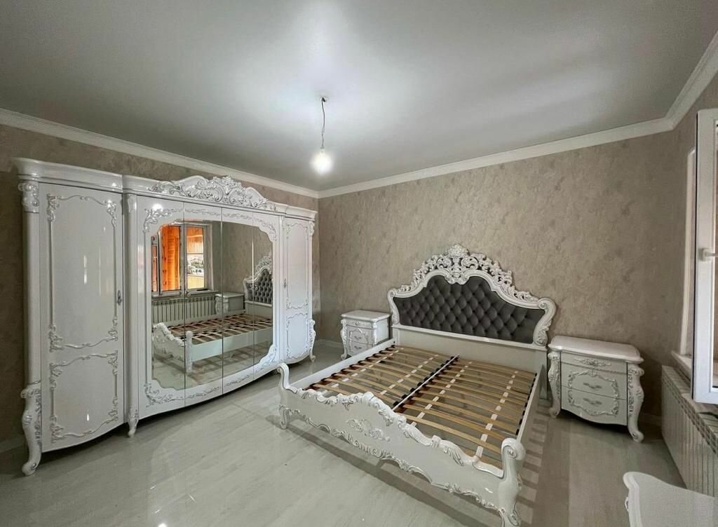 Спальный гарнитур Арида Венеция Стайл белый (Кровать 1,8; 2 тумбы; Туалетный стол с зеркалом и пуфом; Шкаф 6 дв)