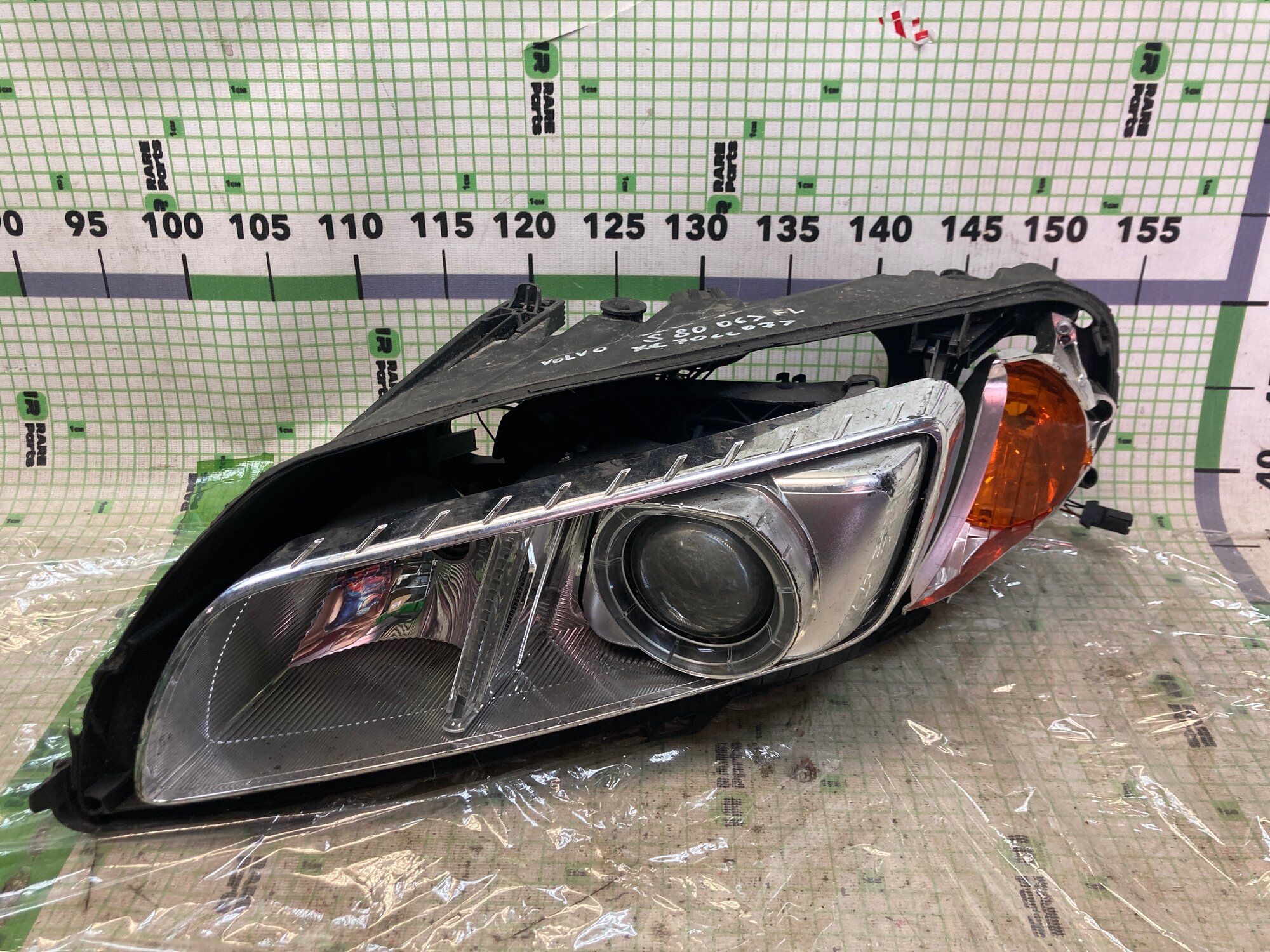 Фара левая Volvo S-80 V-70 Xc-70 Cross Country
