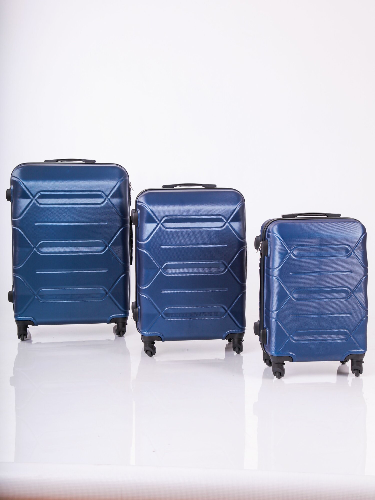 Комплект чемоданов 