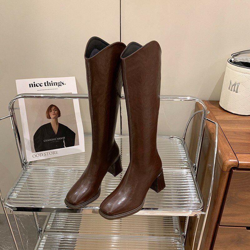 Бежевые маленькие ботинки, осенние и зимние повседневные ботинки Martin, женские одинарные ботинки 2025 года, новые высокие каблуки, толстые каблуки, квадратный носок, не выше колена