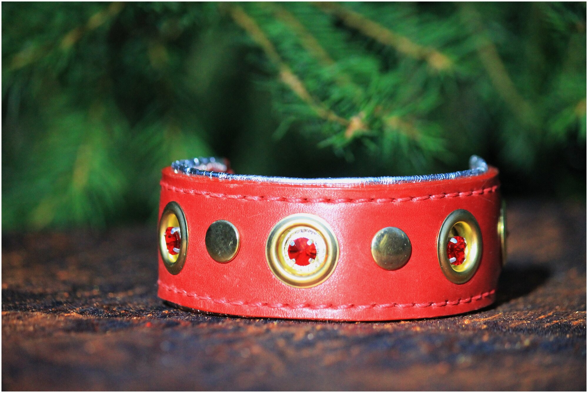 Ошейник кожаный KF collars Красный с серебристой кожей и золотым декором, р-р 29-35 см, ручная работа