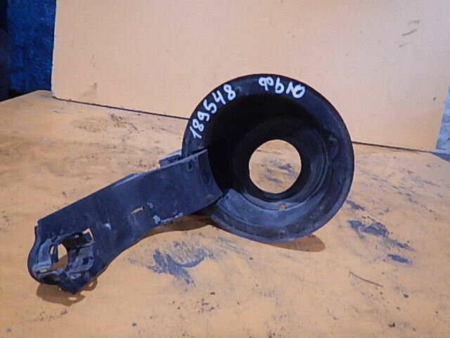 Б/У Лючок бензобака, Ford (Форд)-FUSION (02-) FORD FUSION (02-12) кронштейн целый 189548 FORD арт. 2S61A27936AK