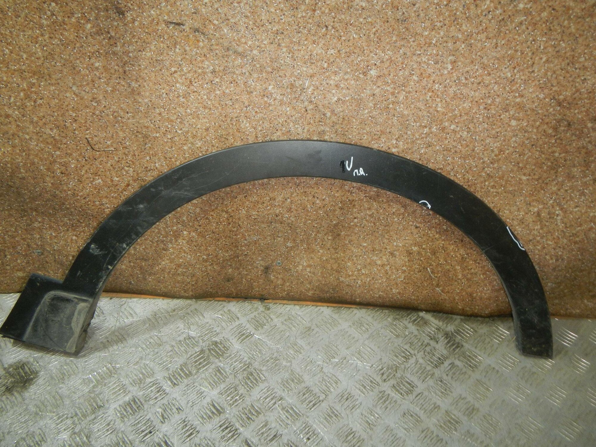 Б/У Накладка крыла переднего правого, Suzuki (Сузуки)-SX4 (14-) SUZUKI SX4 (14-) Задиры, 332773 SUZUKI арт. 7721061M005PK