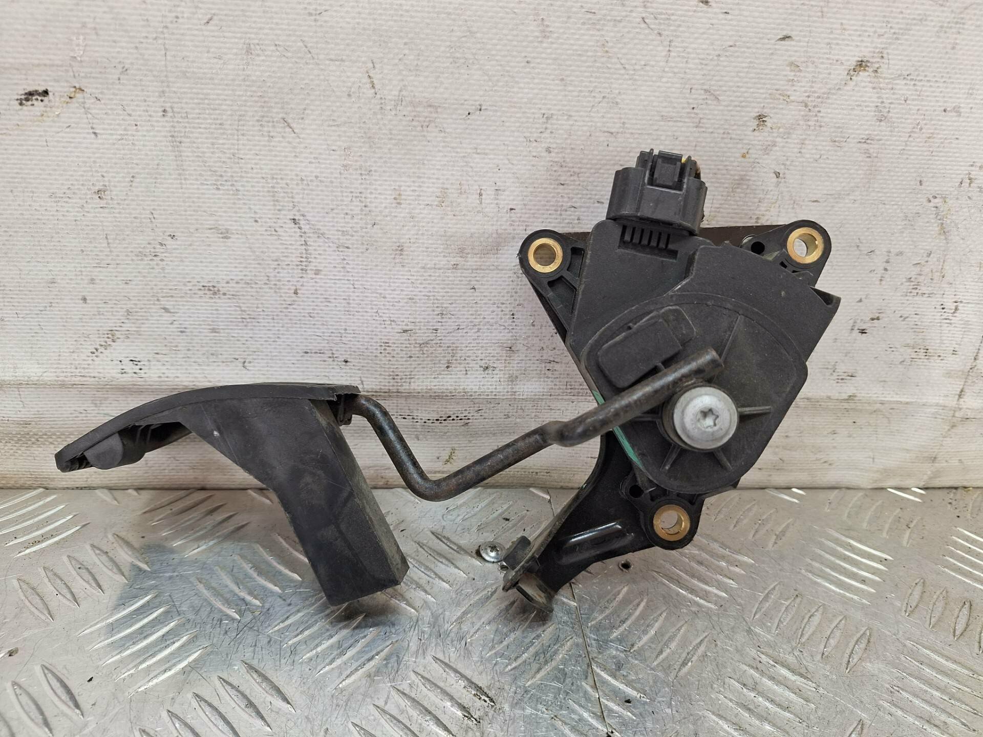 Педаль газа Nissan Qashqai J10 рест. 2012 1792B00134