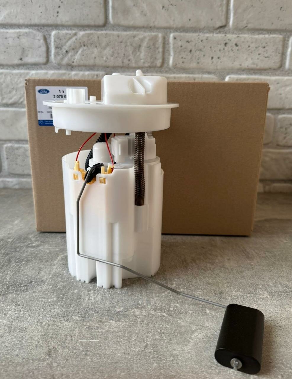 Бензонасос Ford 2070044, электрический, с датчиком уровня топлива, для легковых автомобилей