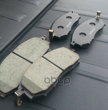 Колодки тормозные дисковые передние INFINITI FX35 (S50) AN-605WK Akebono арт. AN605WK
