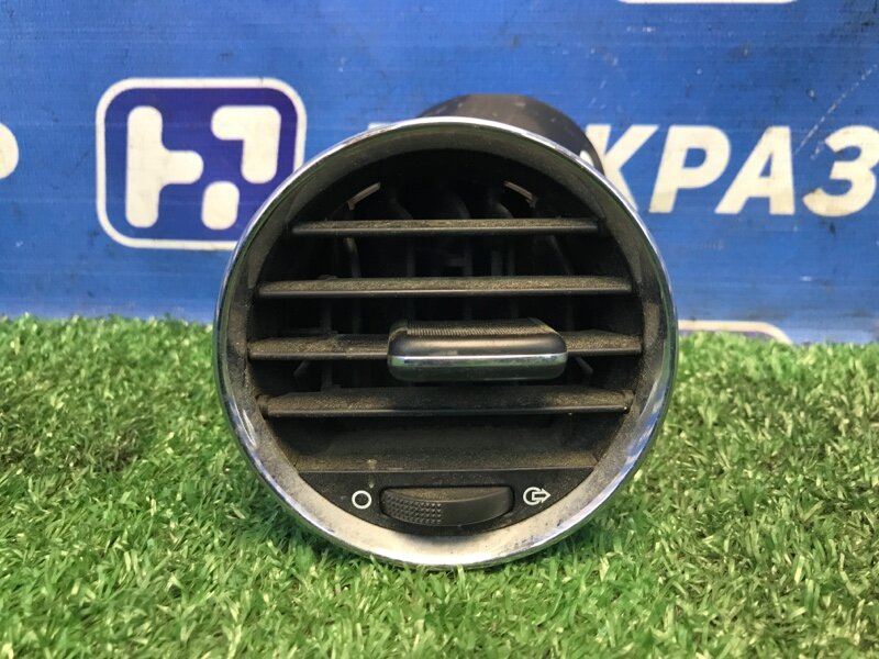 Дефлектор воздушный левый Peugeot 308 1.6 EP6 2009 9655994277