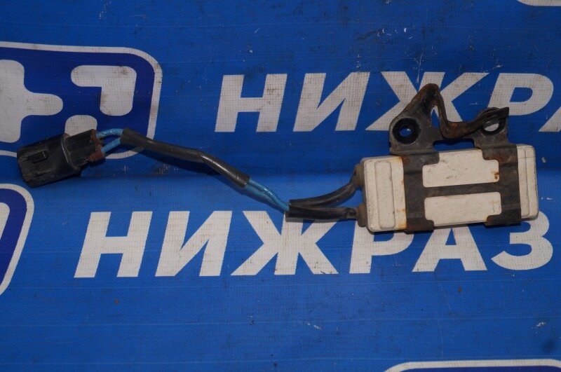 Блок управления вентилятором Pontiac Vibe 1.8 2468103560