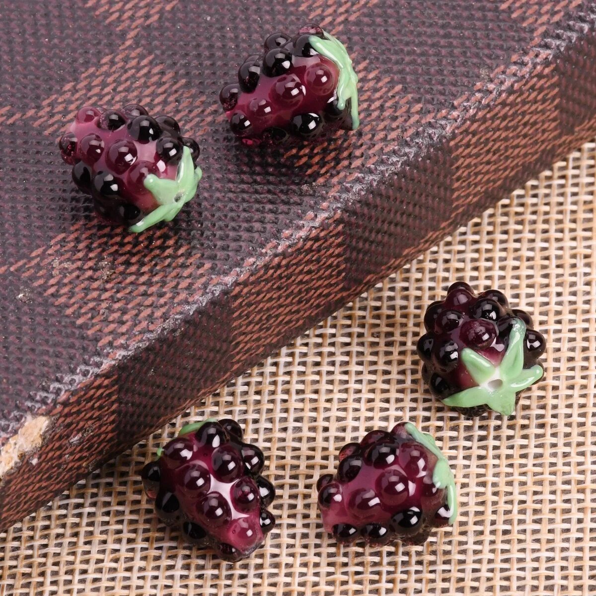 Ручные стеклянные бусины Quniejieyu виноград формы 14x12 мм Бордовый, Purple