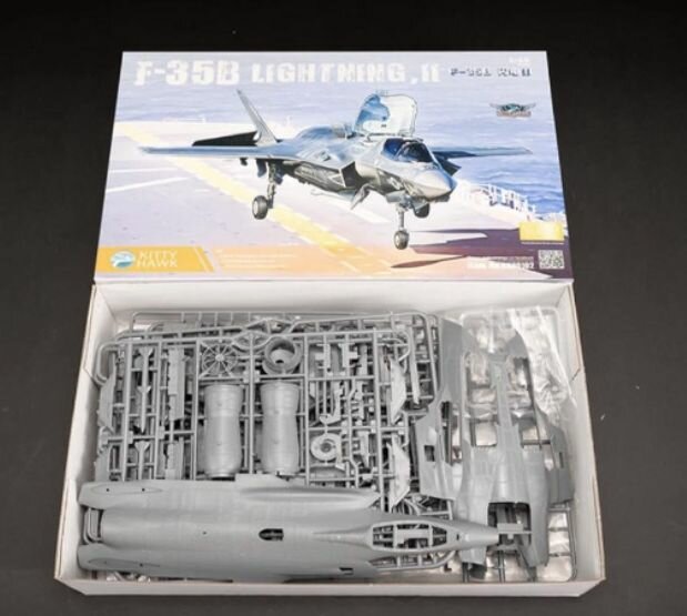 Kitty Hawk KH80102 1/48 F-35B Lightning II версии 3.0