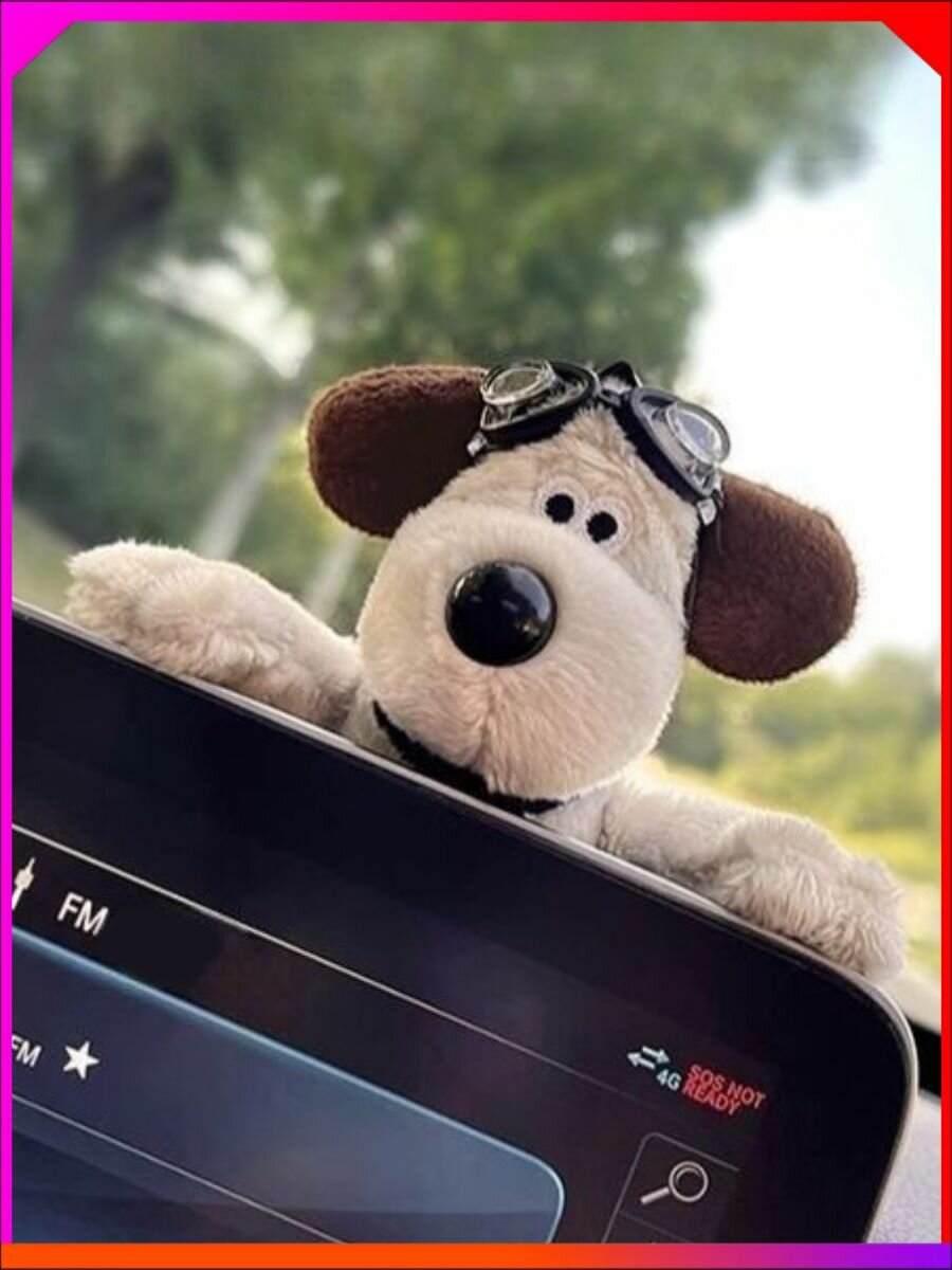 Игрушка в машину на панель собака-авиатор