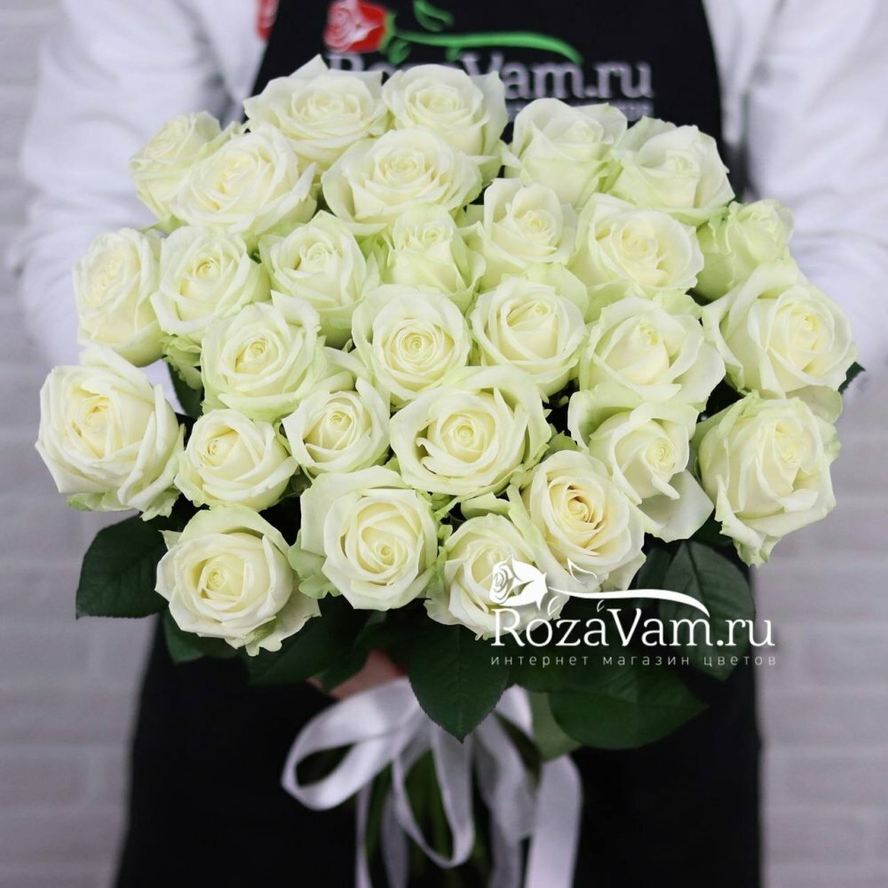 Розы белые Аваланш 29 шт в букете под ленту 70 см Q182 Rozavam