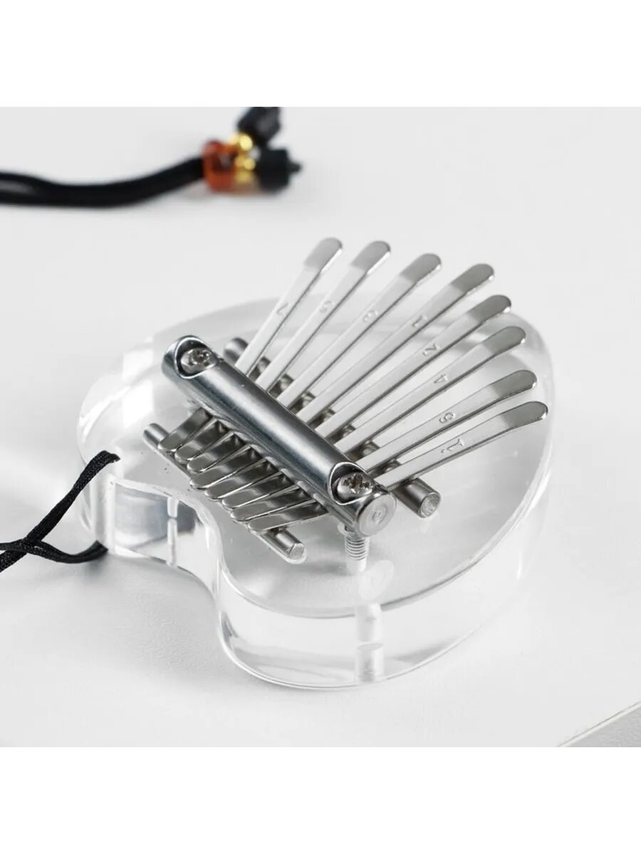 Маленькая сердечная калимба для творчества