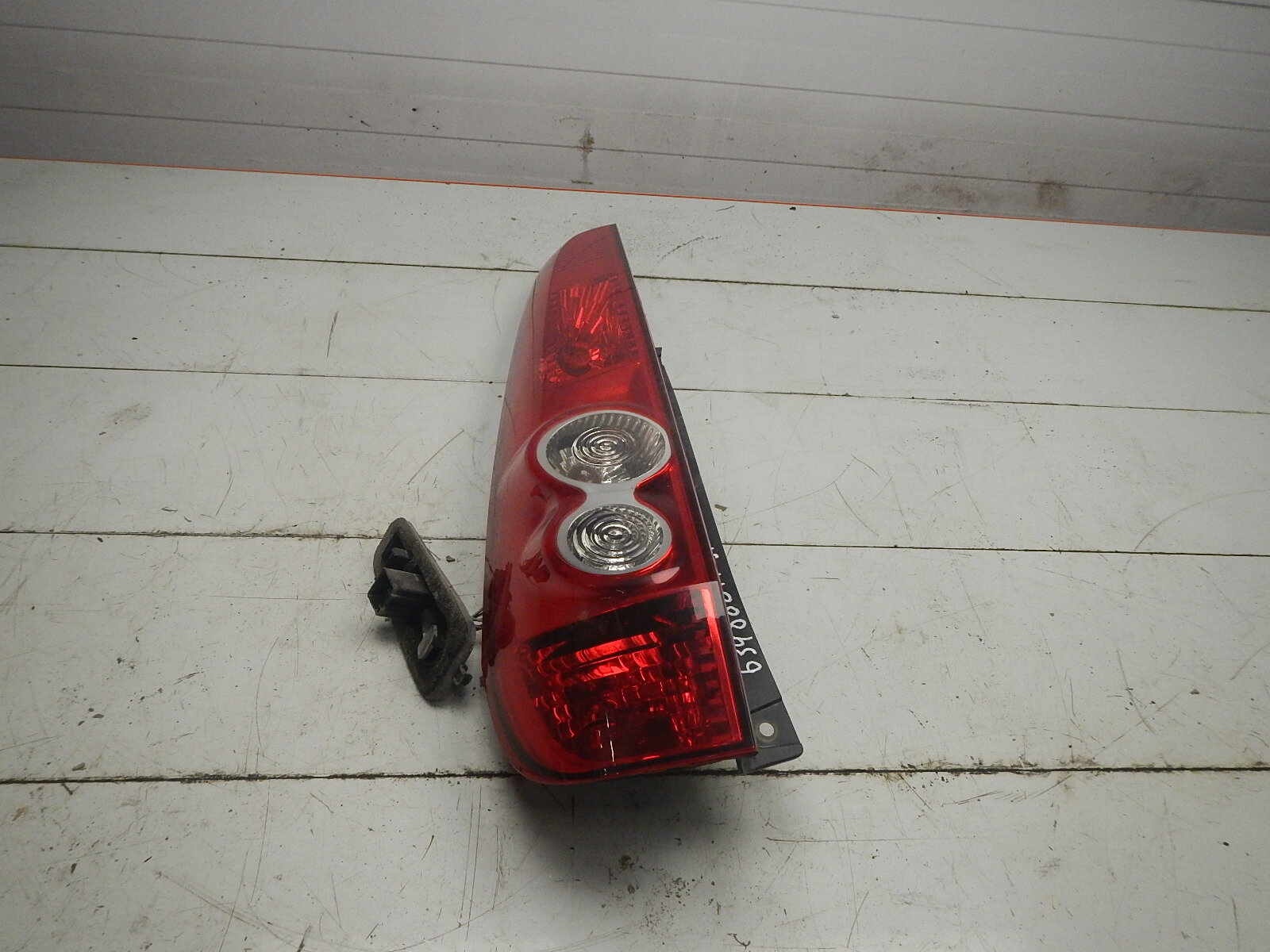 Б/У Фонарь задний левый, Ford (Форд)-FIESTA (01-07) FORD FIESTA (01-07) DEPO, 05- Дубликат, потертости. 634888 FORD арт. ...