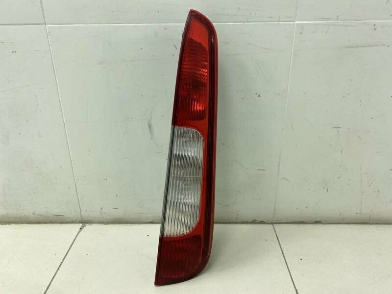 Фонарь задний правый Ford C-MAX 2003-2010 кат.номер: 1347454