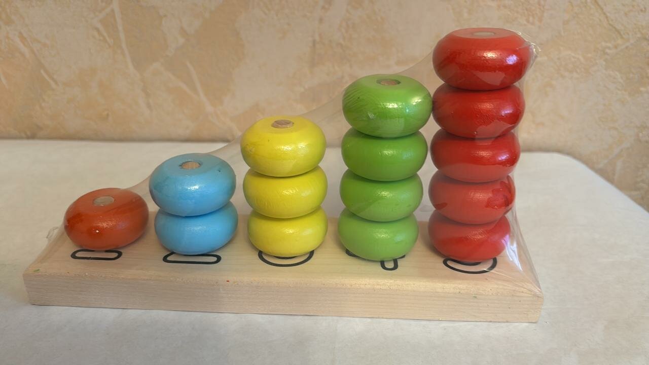 Деревянные счёты-пирамидка Alatoys для развития моторики и логики