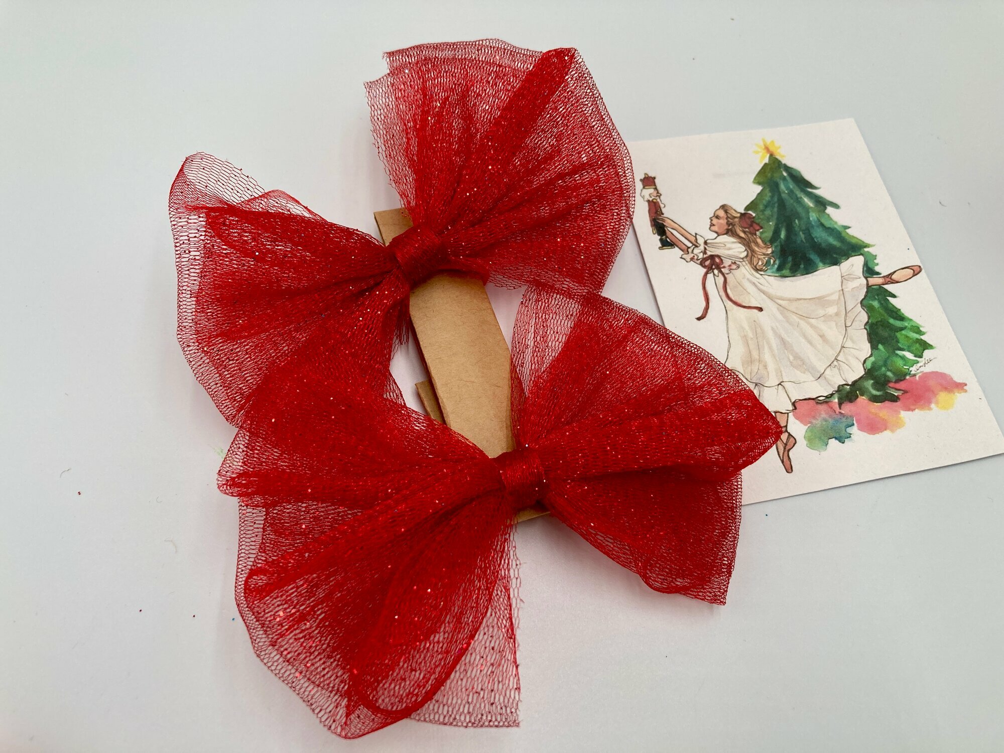 Банты красные для волос на резинках из фатина с блёстками 2 шт