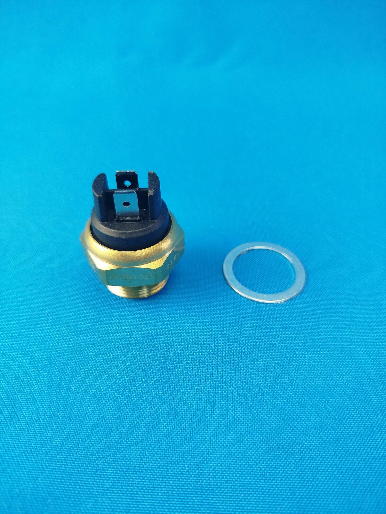 Датчик включения вентилятора "HOFER"для а/м Daewoo Nexia, Chevrolet Lanos 90/85 *С