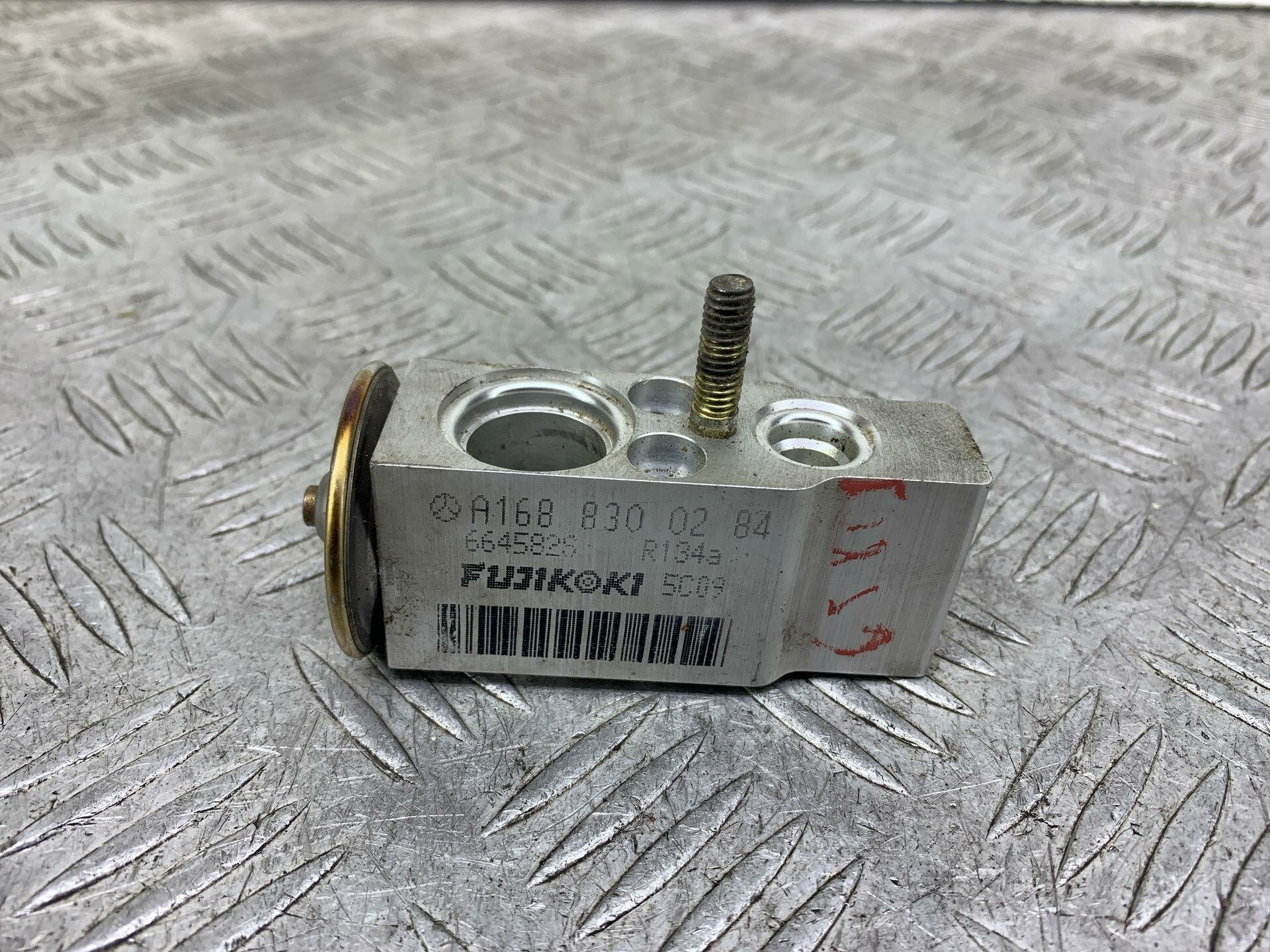 Расширительный клапан кондиционера Mercedes-Benz A W168 (1997 - 2001) A1688300284