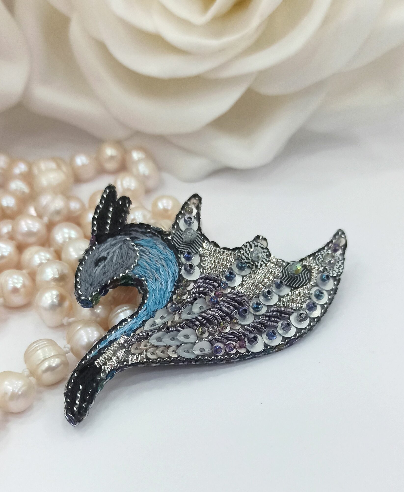 Брошь, стекло