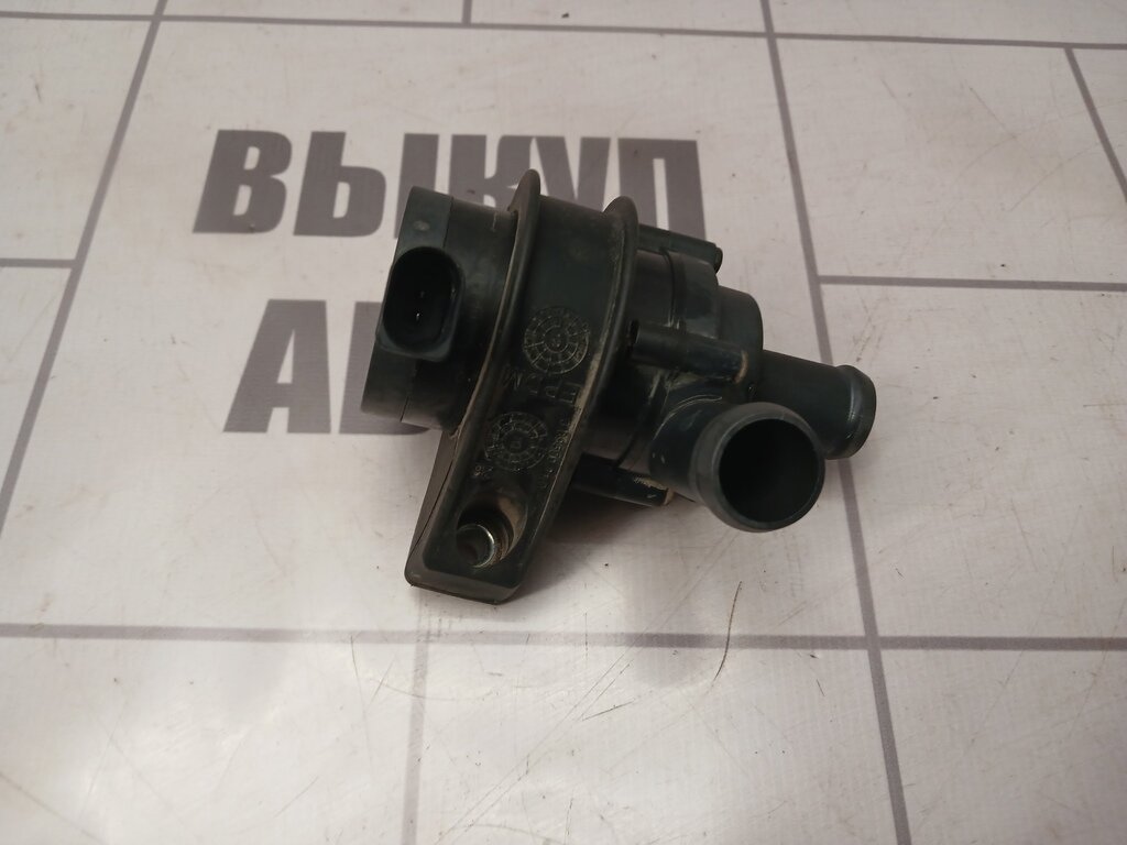 Насос (помпа) электрический Skoda Yeti 2009-2018