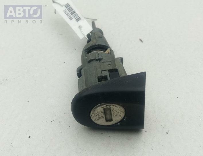 Личинка замка Volkswagen Golf-5 Plus