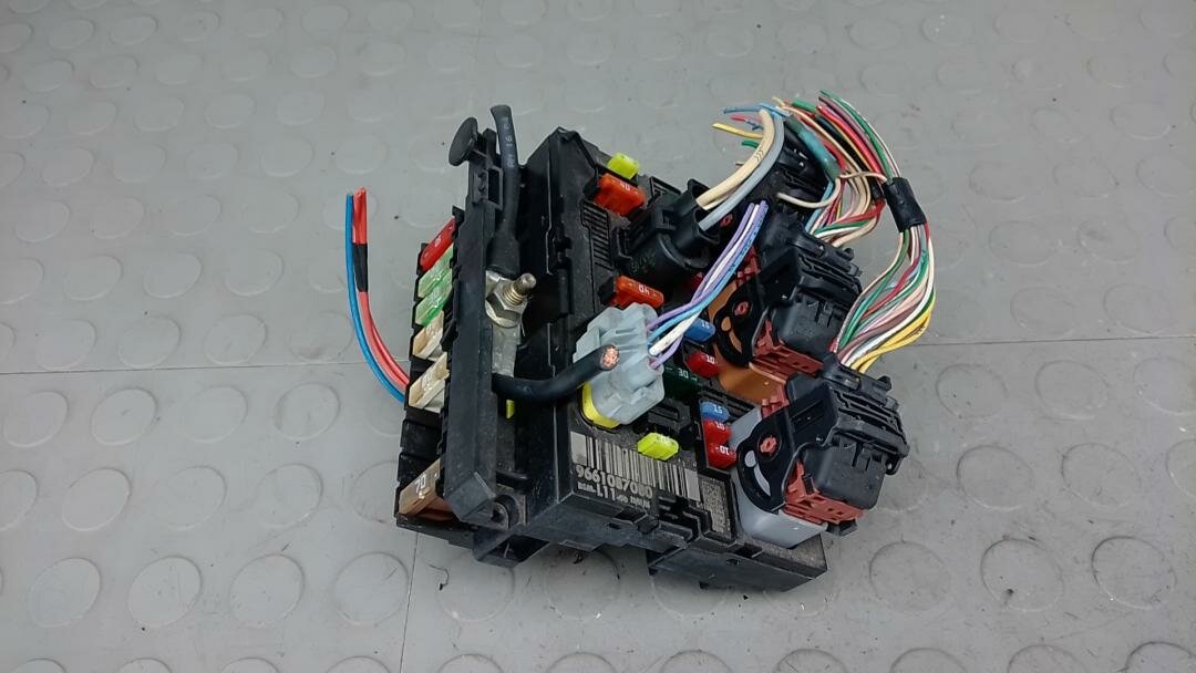 Блок предохранителей Peugeot 307 рест. 2008 9661087080