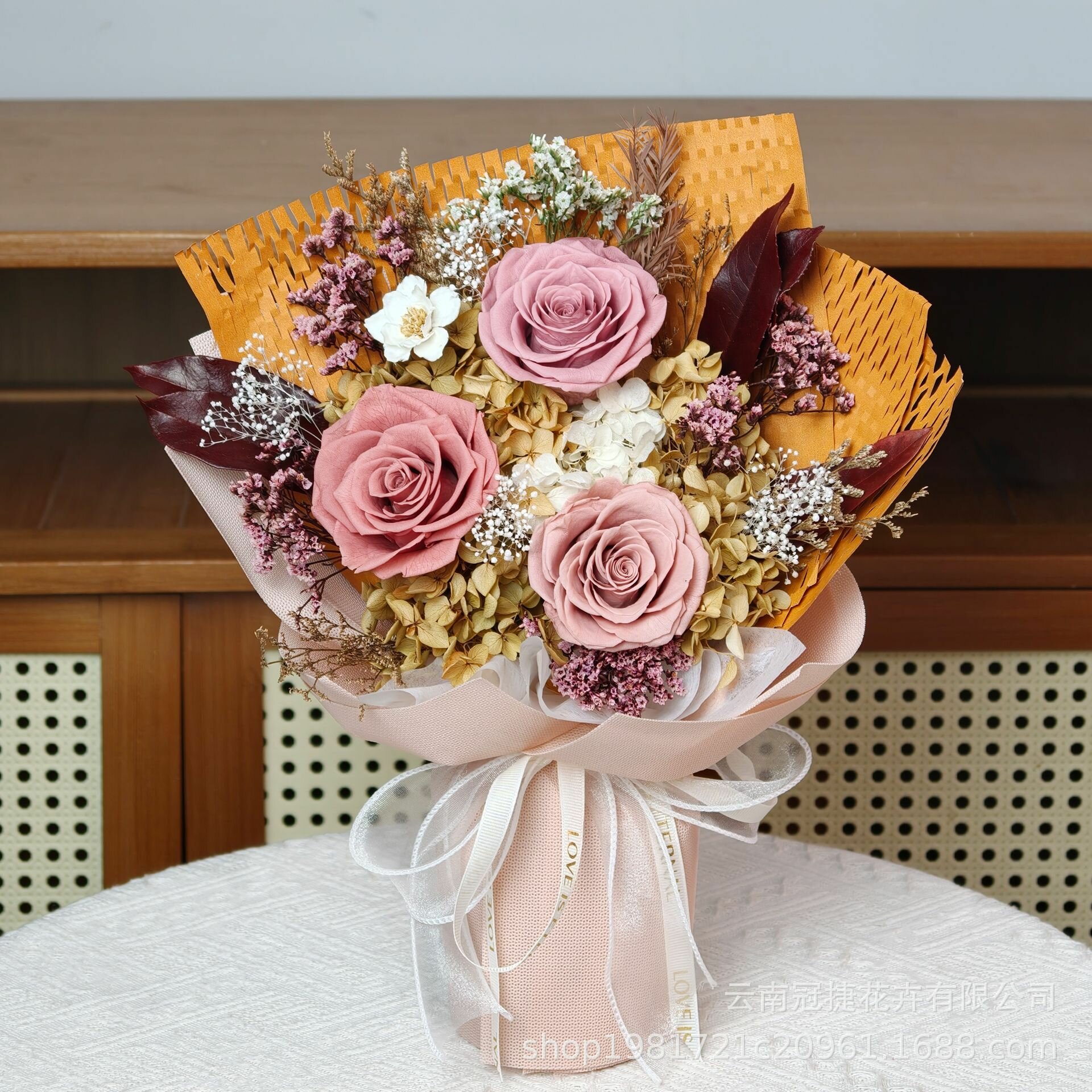 Засушенные розы, подарок на День матери, небольшой букет на День святого Валентина, букет из засушенных цветов, готовая подарочная коробка