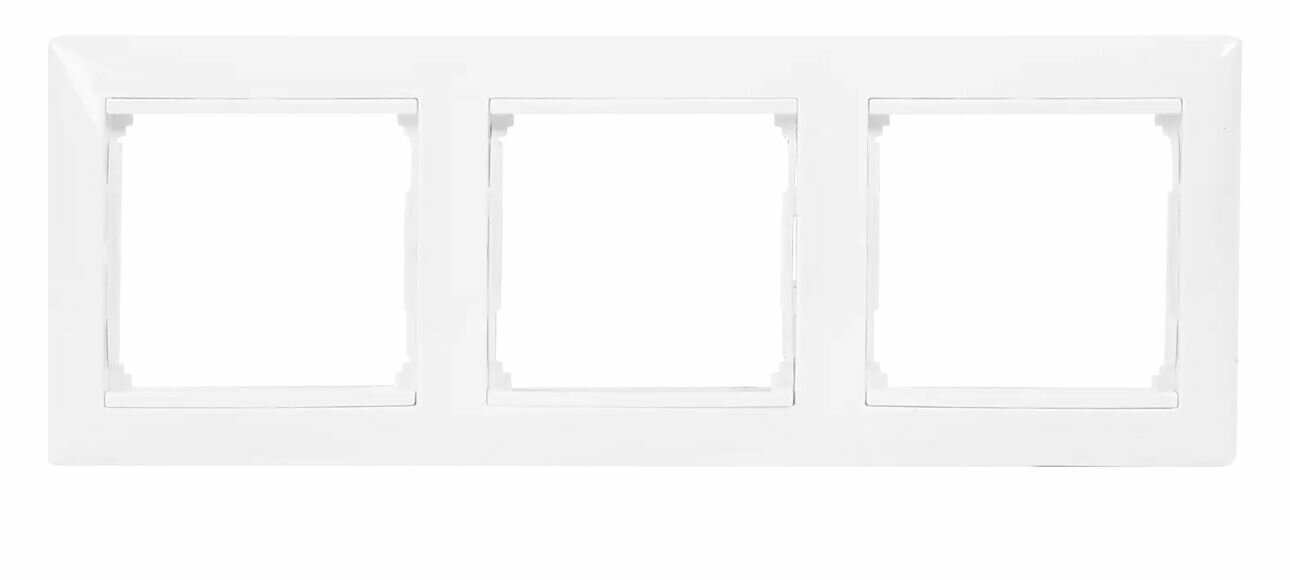 Рамка для розеток и выключателей Legrand Valena 3 поста цвет белый