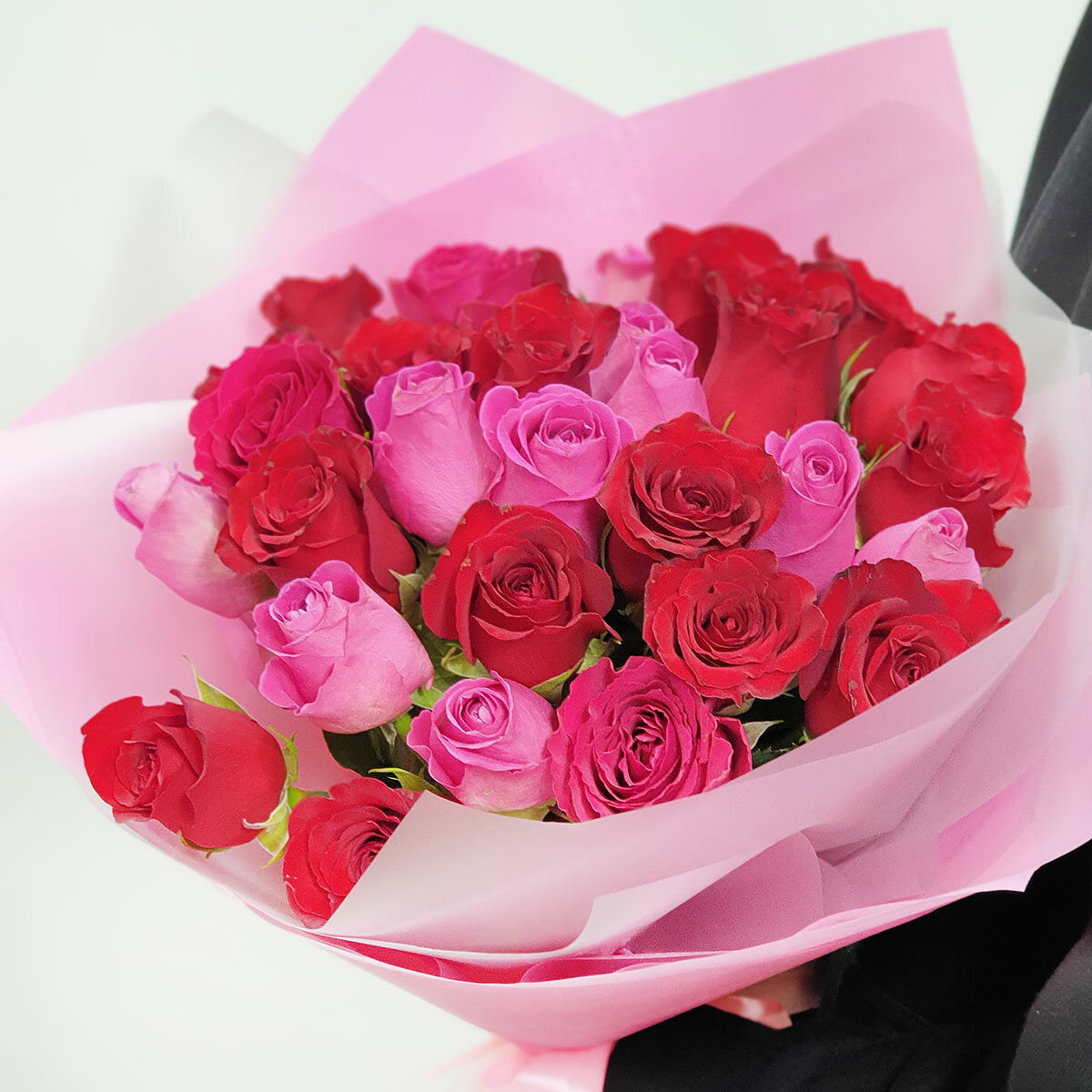 Монобукет "Вишневое Варенье", розы Кения, 31 шт, круглый, на стеблях, для любого повода