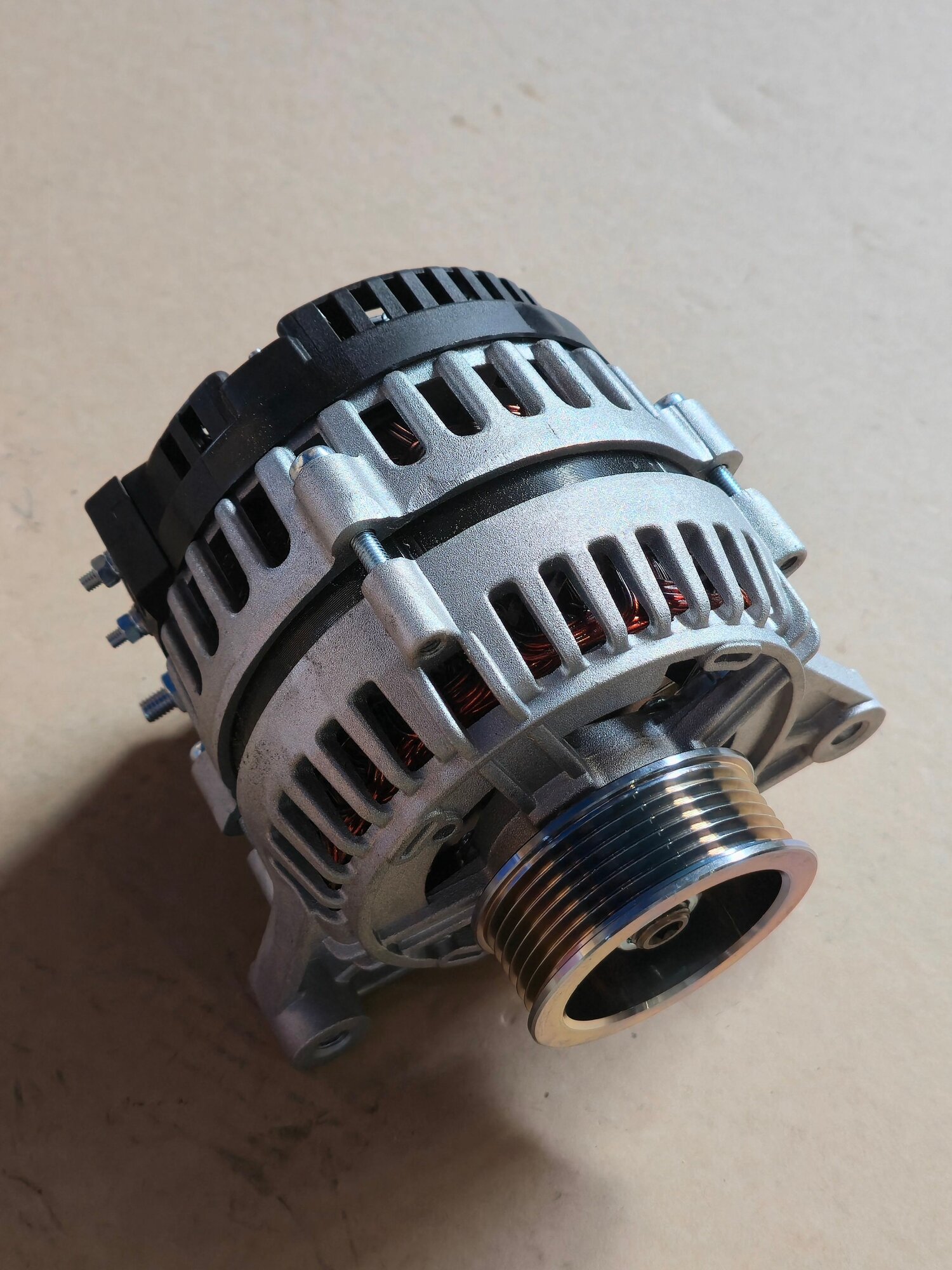 Генератор МАЗ, урал дв. ЯМЗ-534, 536 28В 120А ELTRA