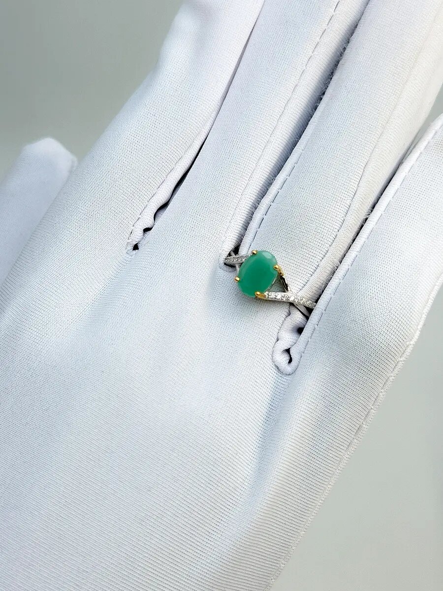 Кольцо, серебро, 925 проба, родирование, золочение, фианит, изумруд