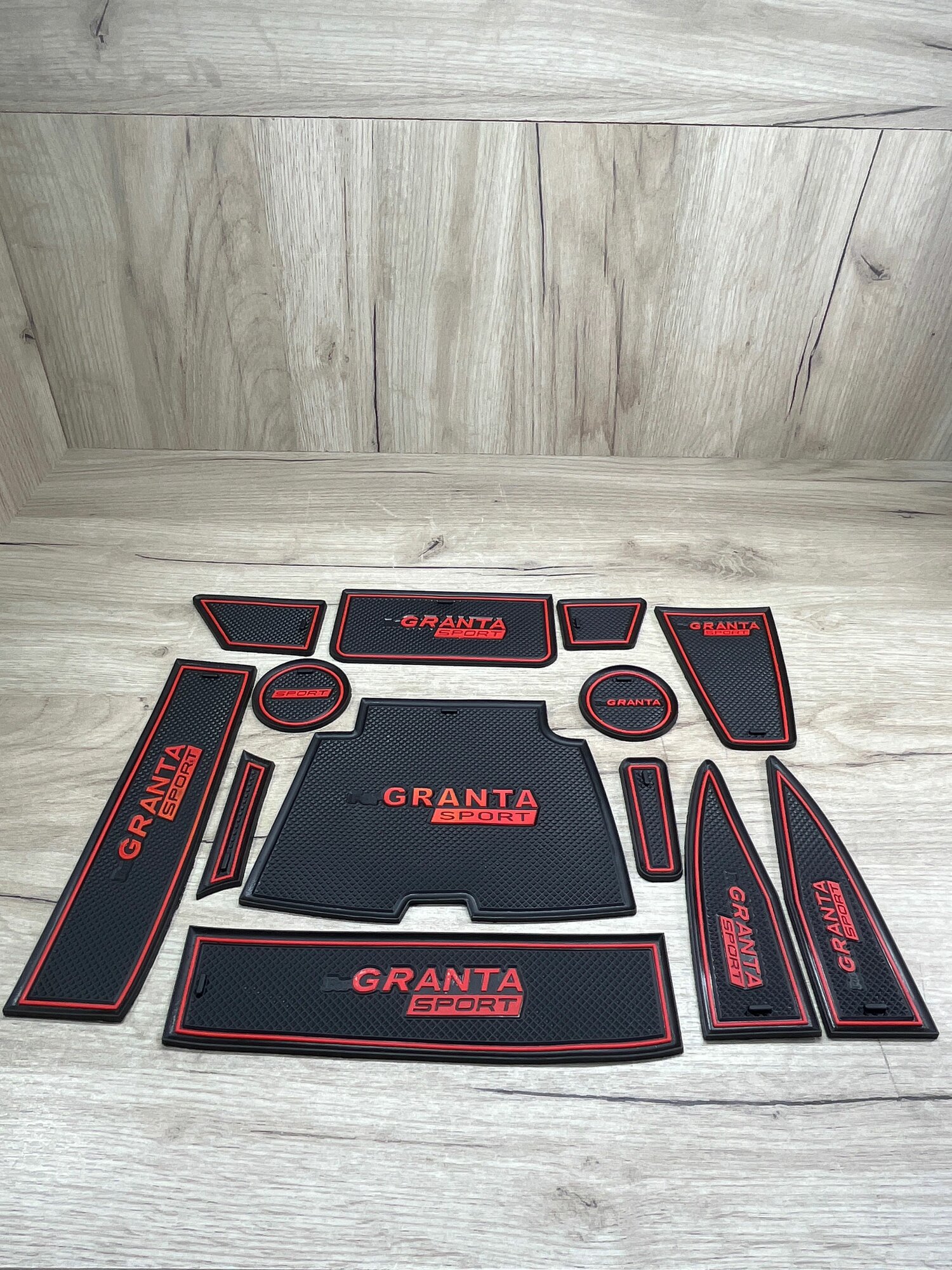Комплект ковриков панели приборов и консоли Лада Гранта Sport 2190 FL , арт. 18937, черно- красный, 13 штук