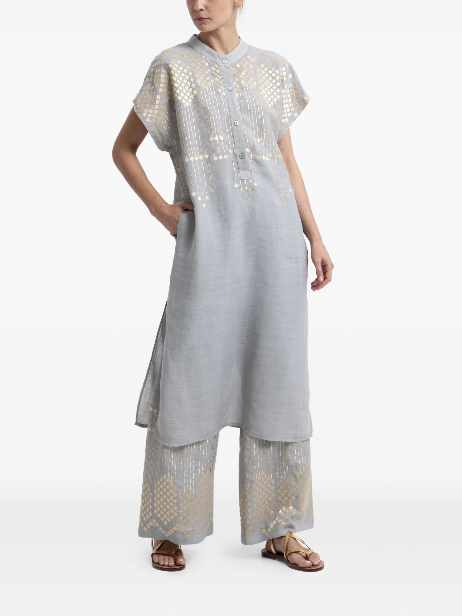 Платье Embroidered mandarin-collar dress