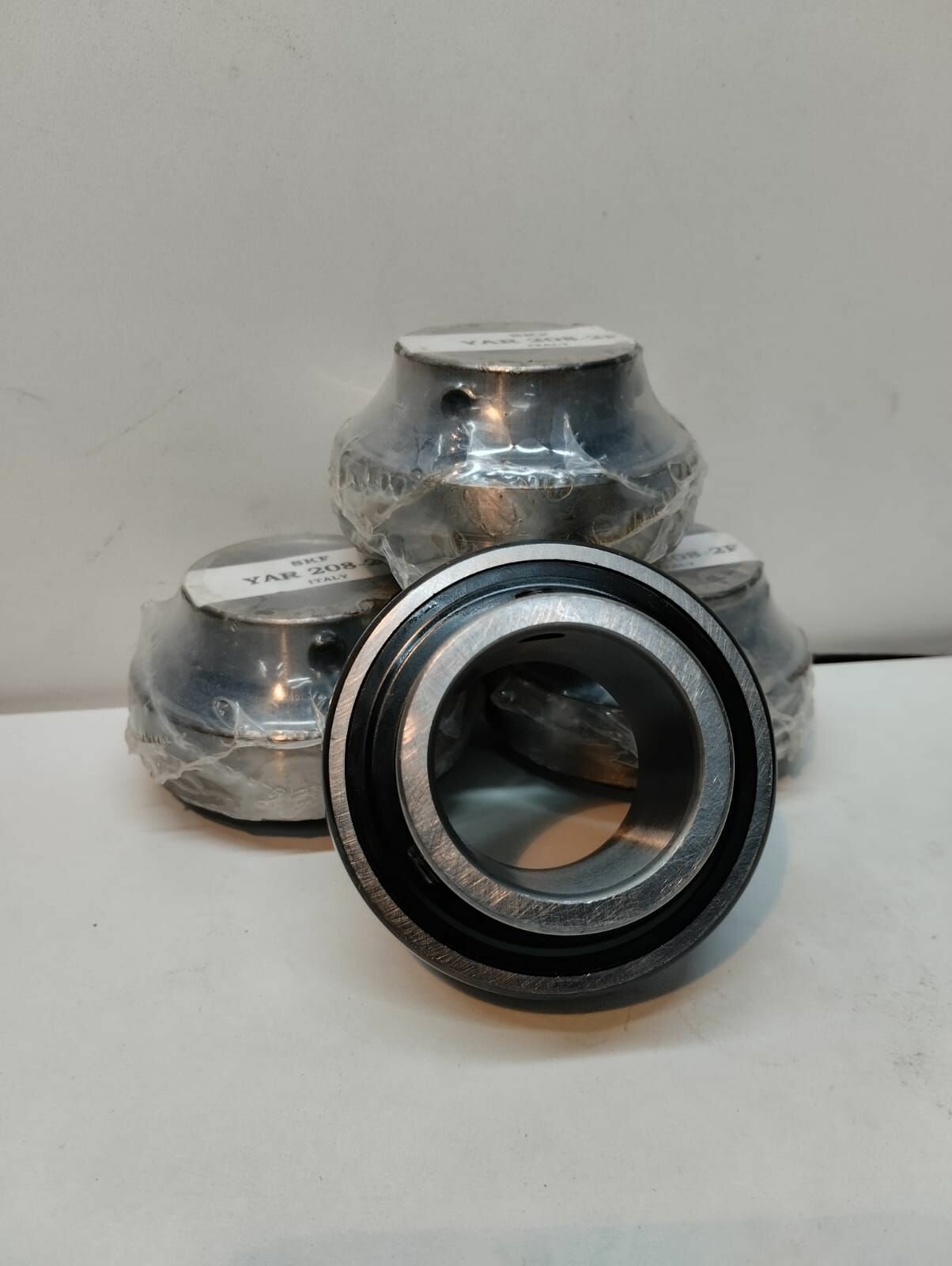 Подшипник YAR 208 -2F (UC207) SKF ITALY размеры (40х80х49,2)мм