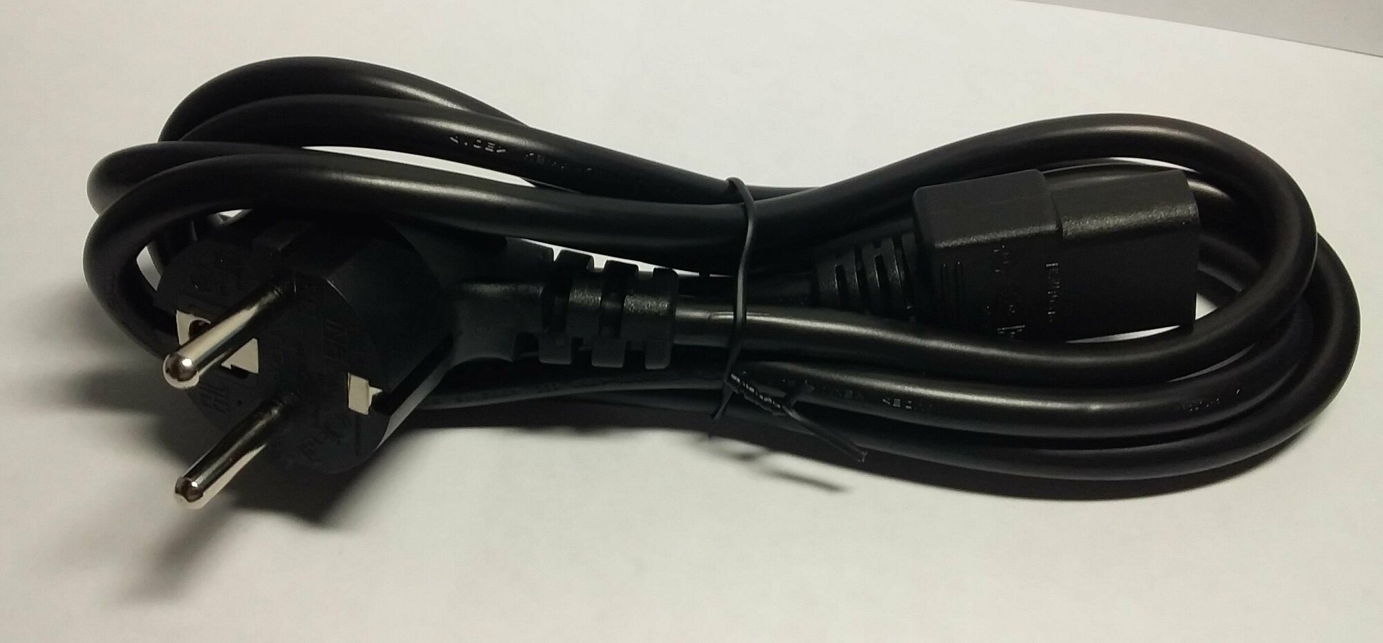 Кабель питания усиленный 1,8 метра евро вилка. 10А Сечение 3*1,00 Для ПК / компьютера / монитора / Тв / и другой бытовой техники / толстое сечение