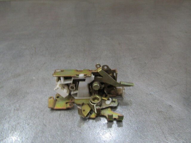 Замок двери правый Mercedes Actros