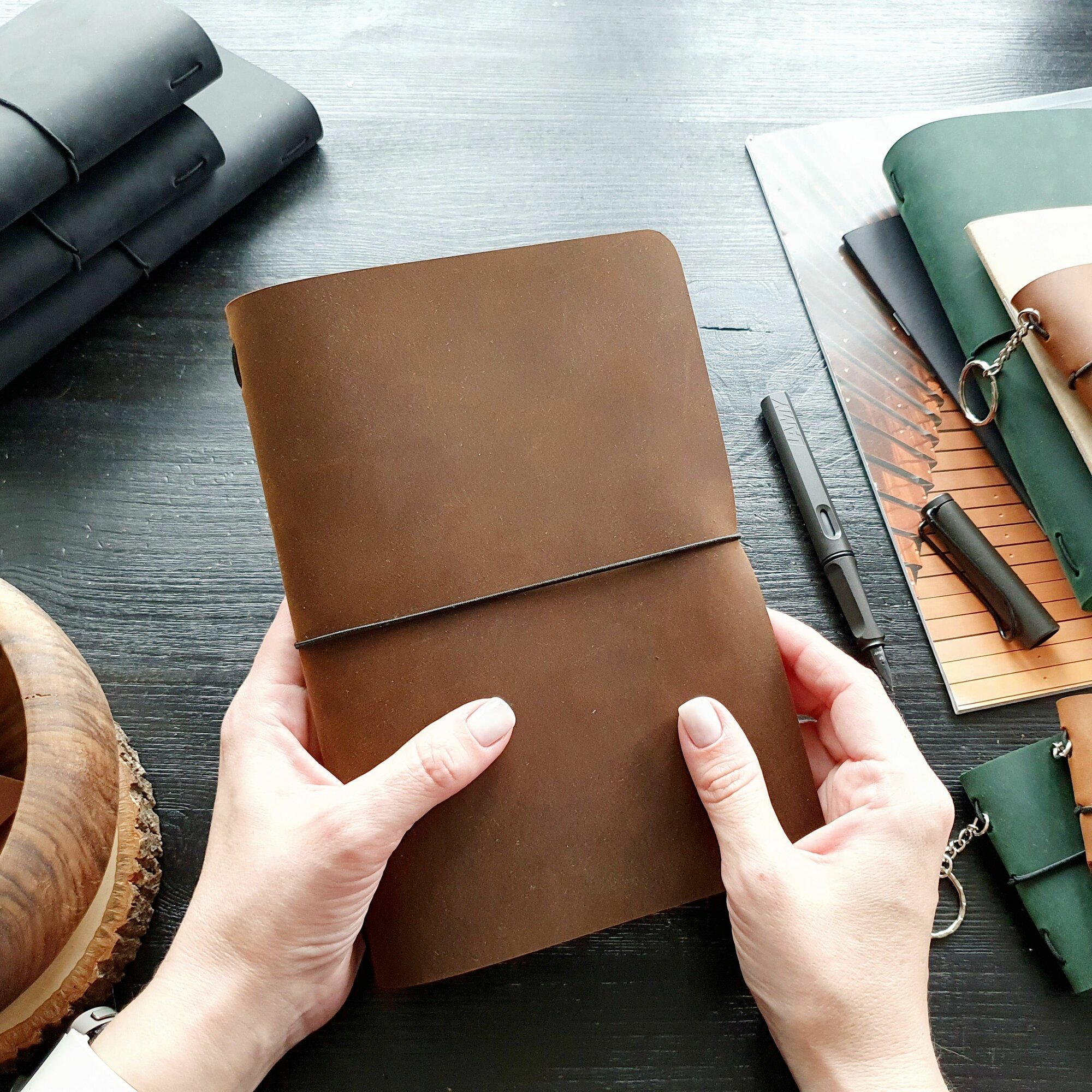 Кожаный блокнот А5 (15х21см) без разметки, в стиле Мидори (Midori) со сменными тетрадями на резинке, 90 листов